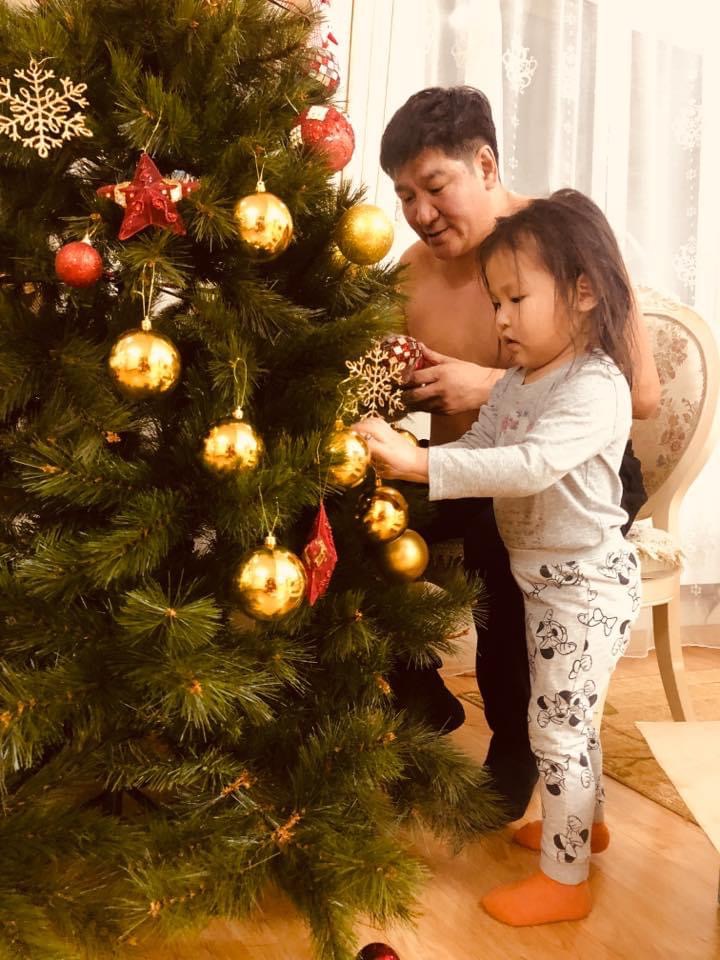 Жүжигчин М Баярмагнайгийн гэр бүлийн селфи ТАС МН