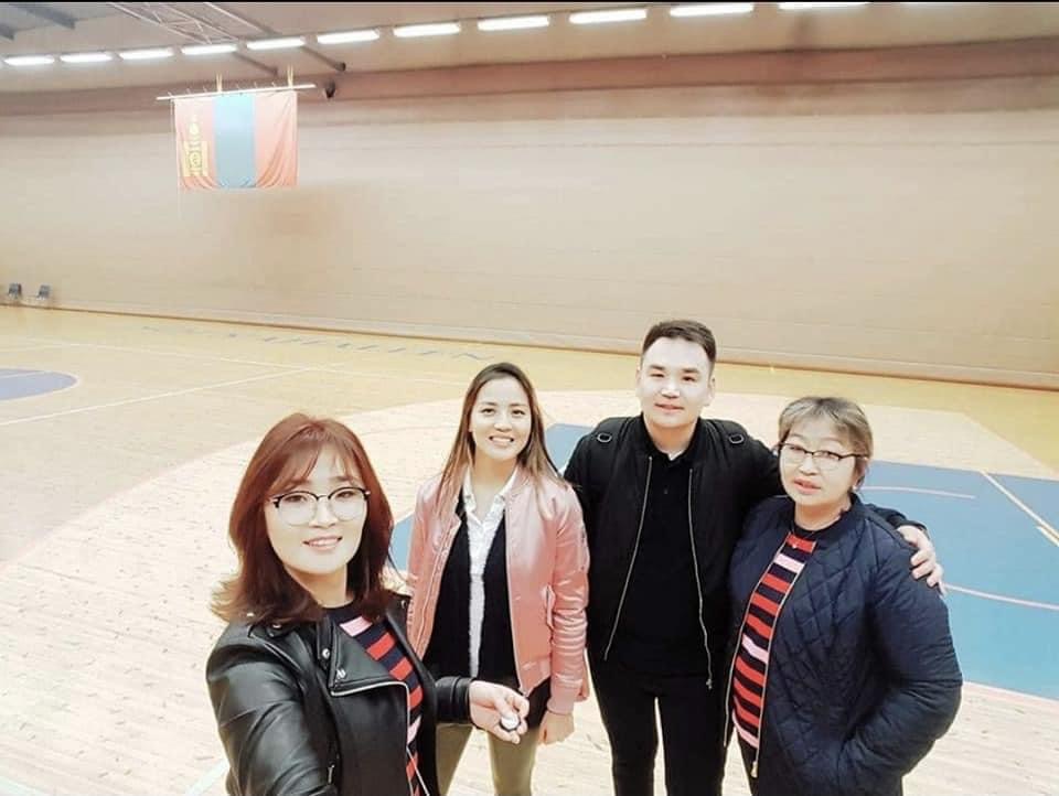 Хадам Ээж бид хоёрт гомдож уурлах, хайрлах хүндлэх үе зөндөө байсан ...