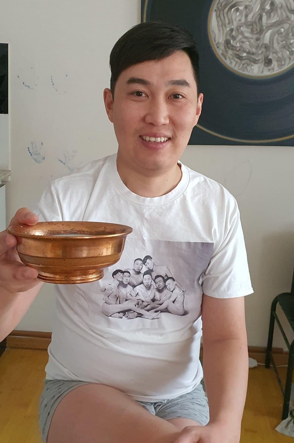 Уламжлалт Сар шинийн баярыг Комедиан Д Амартүвшин “гутаав” ТАС МН