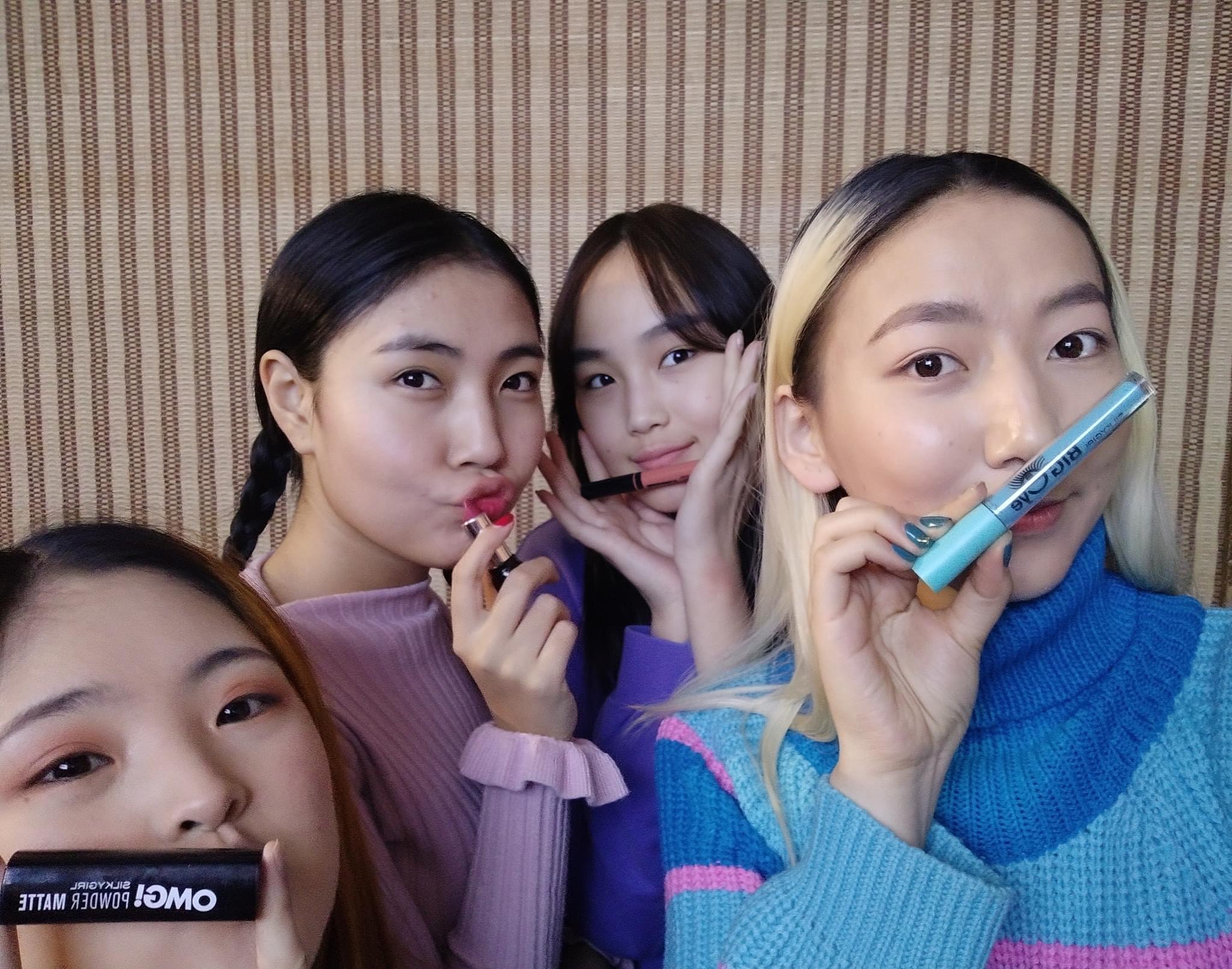 “The wasabies” хамтлагийнхан ээж болсон охидоо их амьдралд үдлээ – ТАС.МН