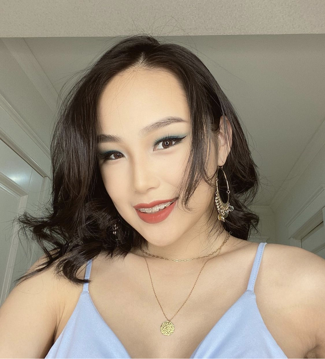 Э.Аминхүслэн соло уран бүтээл гаргана – ТАС.МН