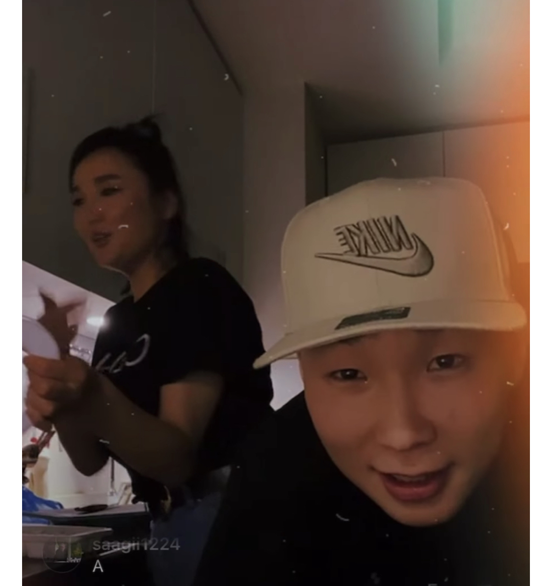 Найз бүсгүйгээрээ гангарах дуртай Roockie – ТАС.МН