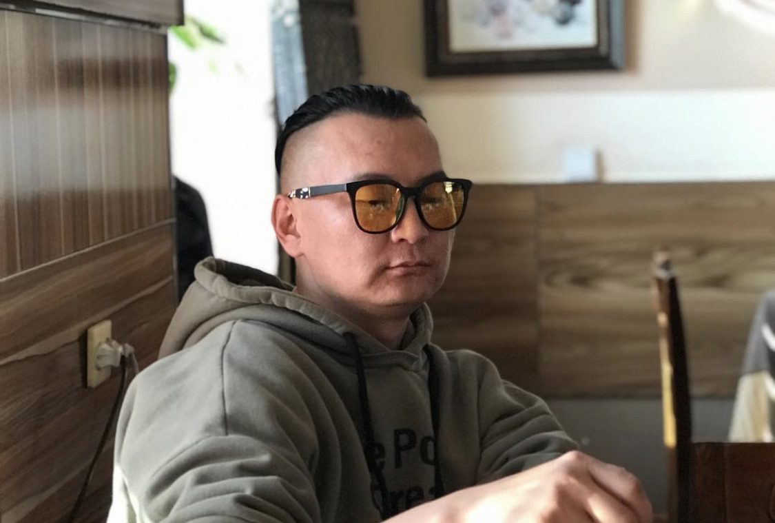 Жүжигчин Б Батхүү “хөөрхөн” Б Үжинд тоогдов Tac Mn