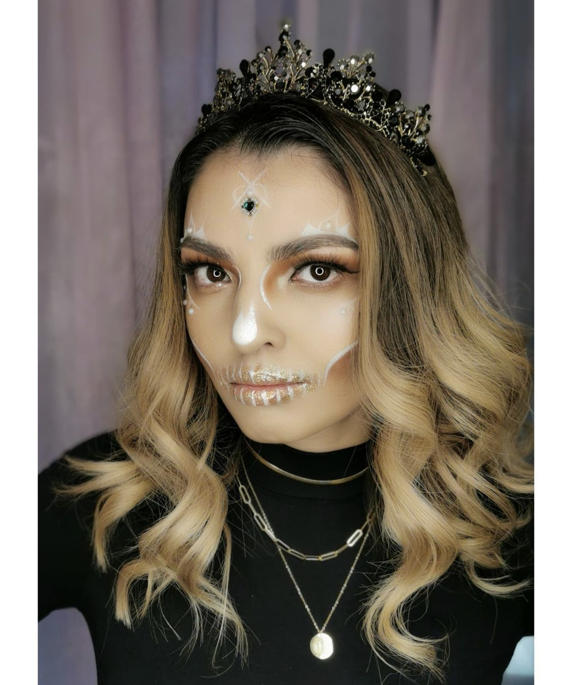 Rokit Bay-ийн хөөрхөн гэргийн аймшигт төрх – ТАС.МН