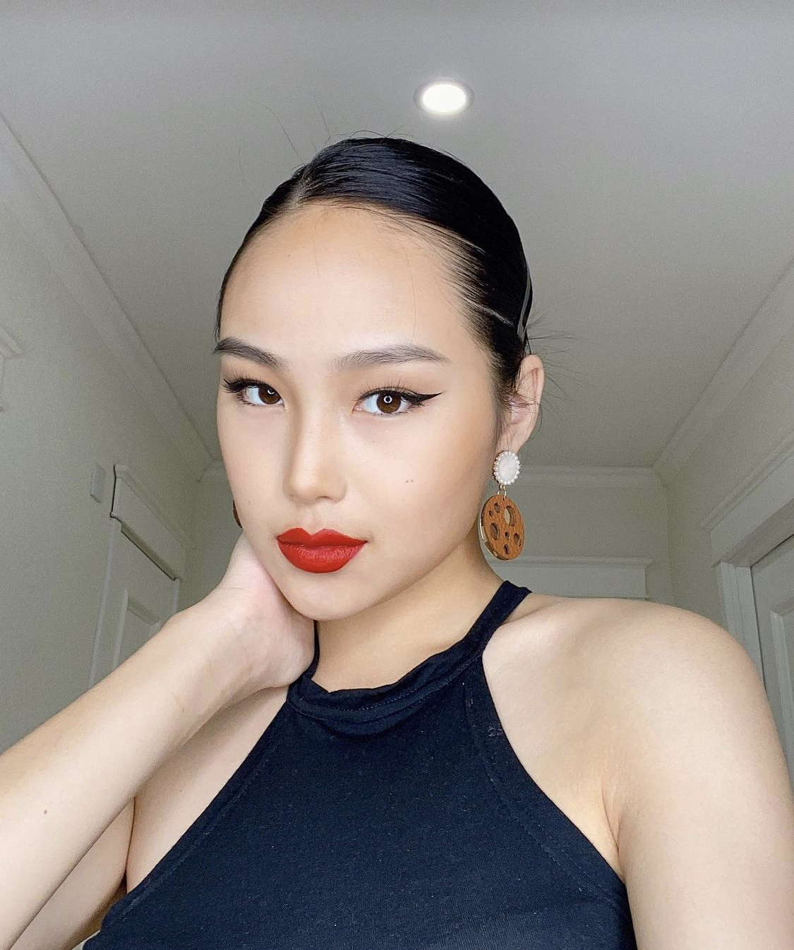 “The wasabies”-ийн экс гишүүн Э.Аминхүслэн нөхрөөсөө салжээ – ТАС.МН