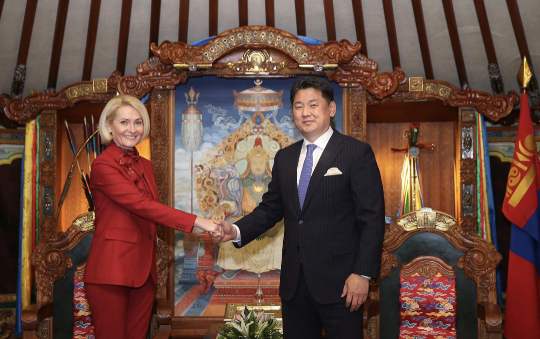 Монгол Улсын Ерөнхийлөгч У Хүрэлсүх ОХУ ын Засгийн газрын орлогч дарга В В Абрамченког хүлээн