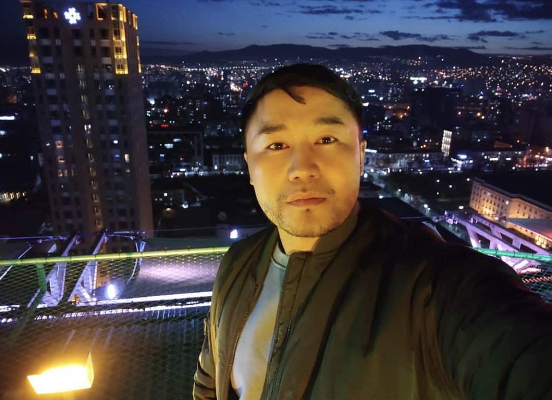 Жүжигчин О Амгаланбаатар Х Баярмаа нар дотно харилцаагаа олноос нууцалдаг уу ТАС МН