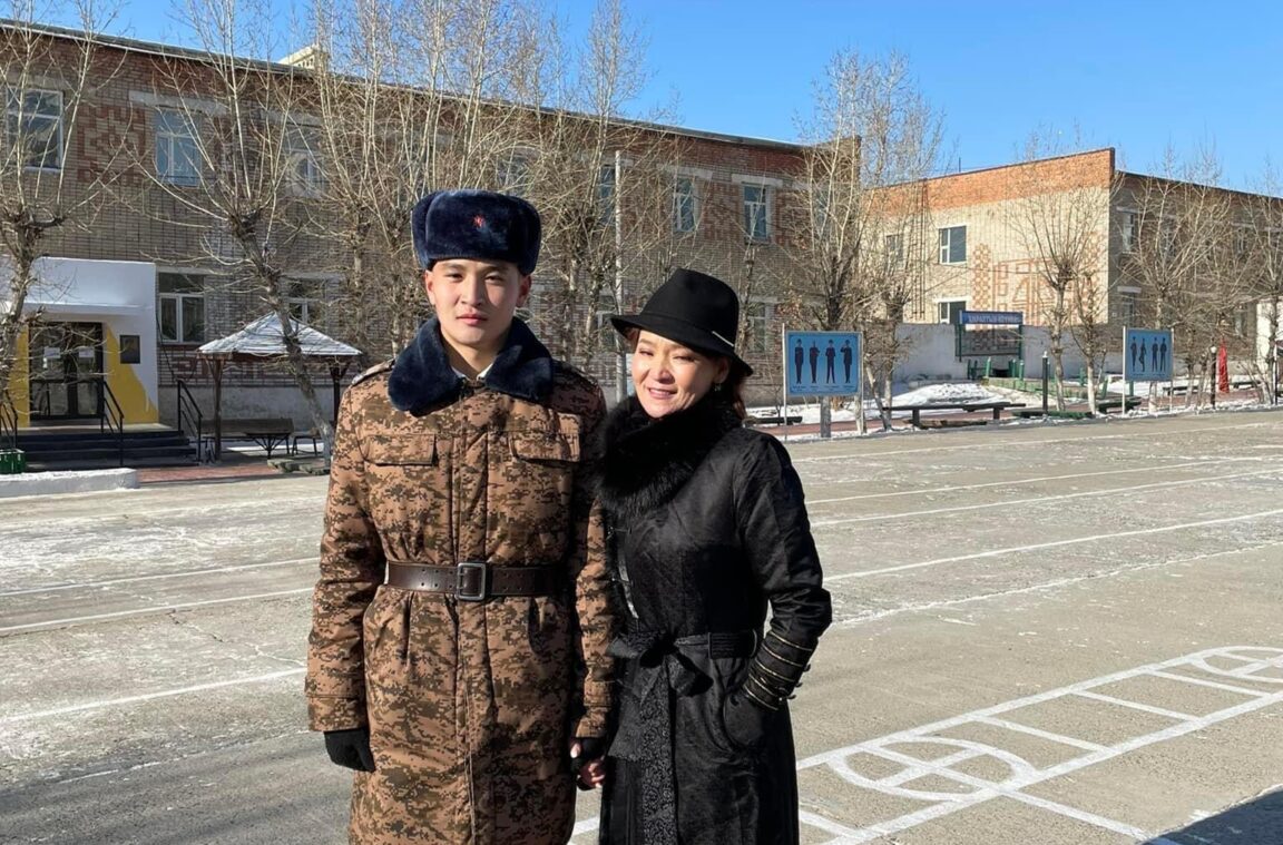 Жүжигчин Д Ганцэцэгт цэргээс талархалын захидал иржээ Tac Mn