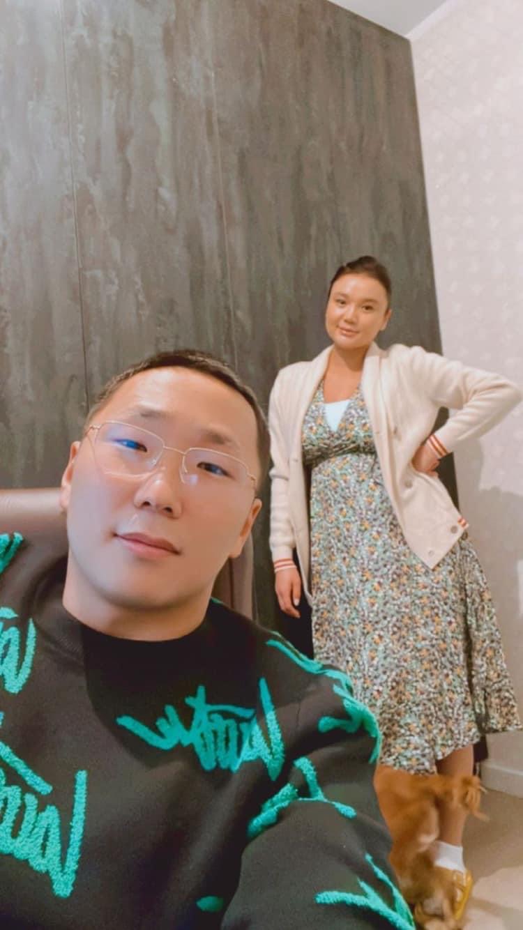 Удахгүй аав болох реппер Roockie намба суужээ – ТАС.МН