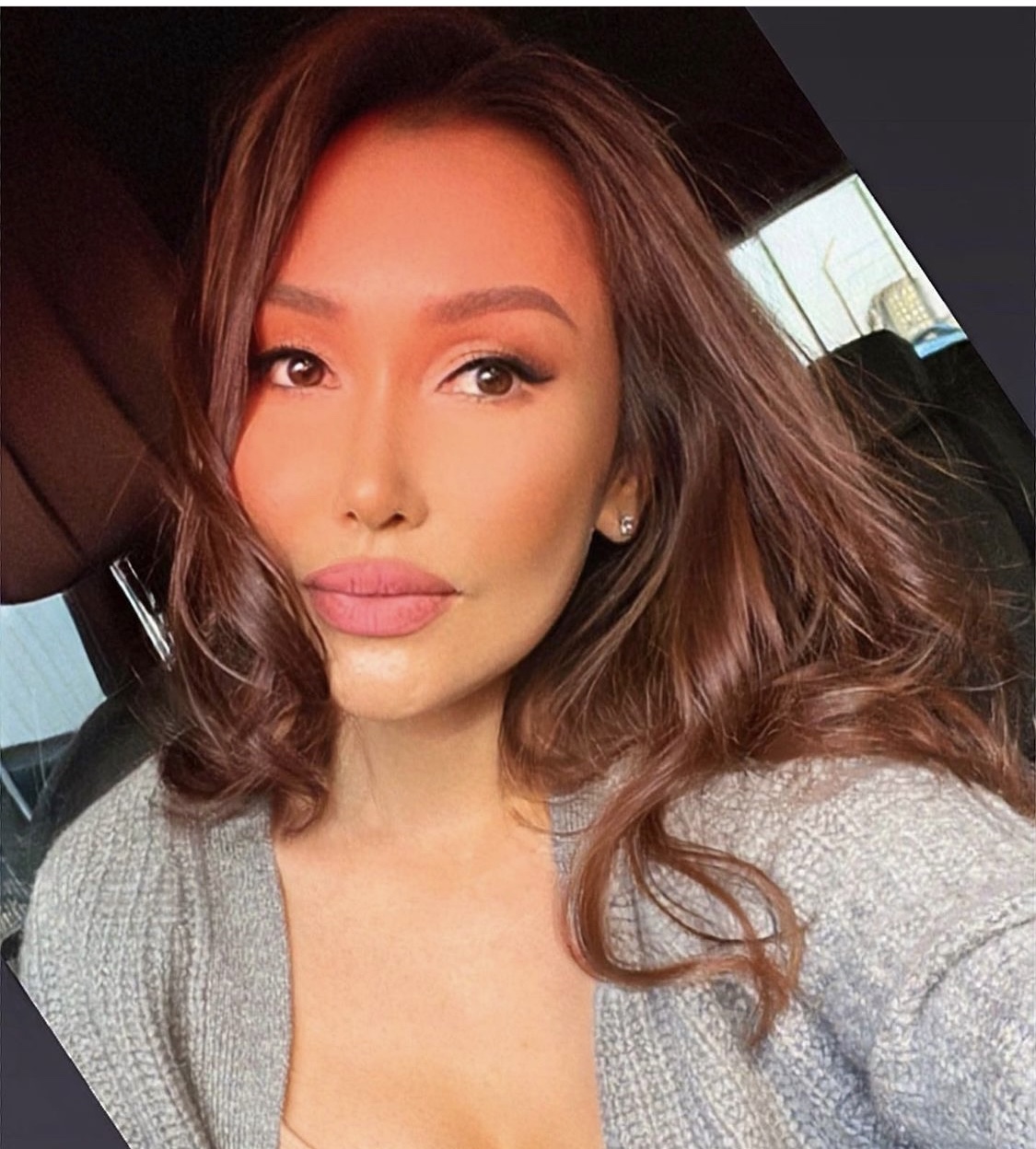 “Жигүүр гранд” ын бага эхнэр дөрвөн хүүхдээс гадна дөрвөн нохой өсгөдөг ТАС МН