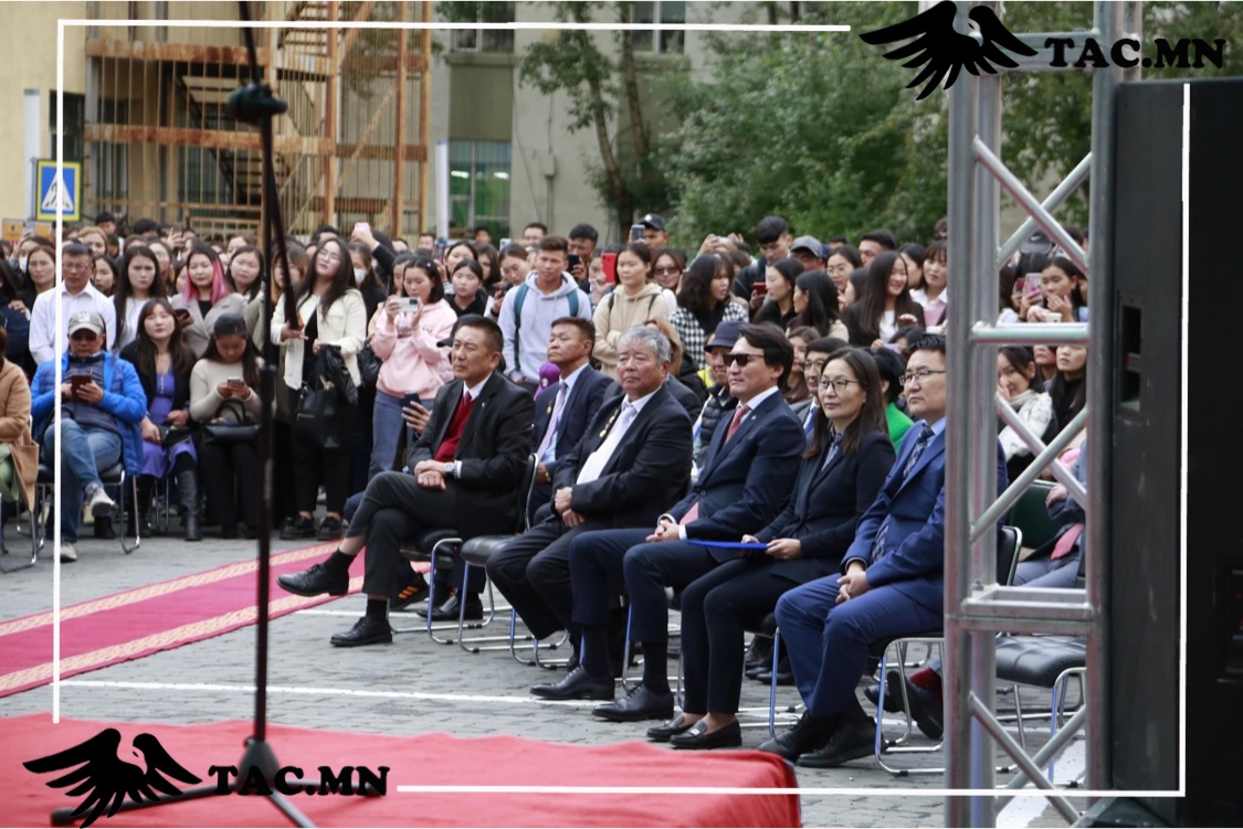 Хамгийн олон хүүхэдтэй гэгддэг Г Дамдинням гишүүн манай дуранд ТАС МН