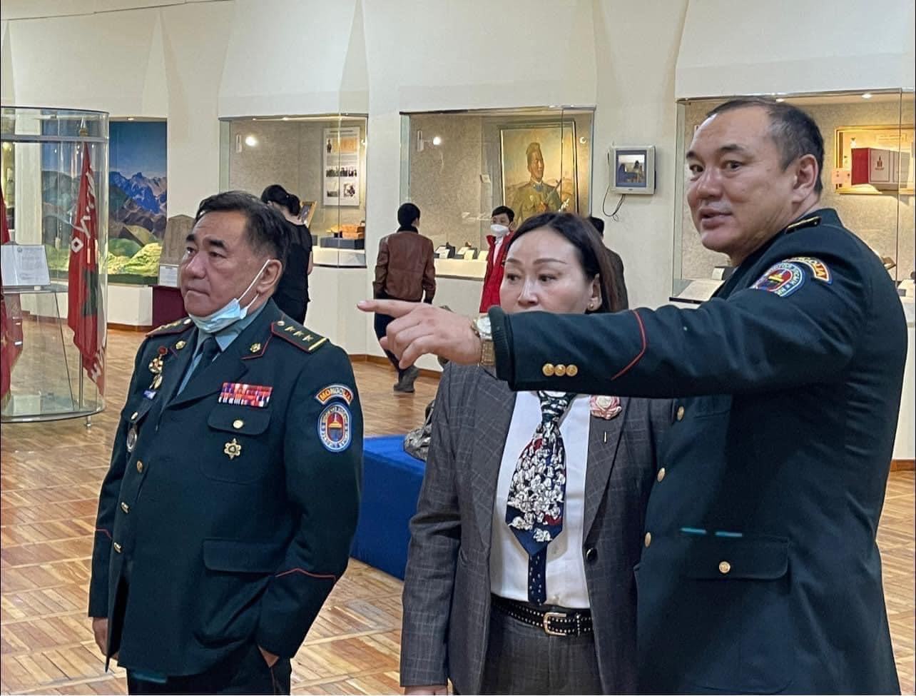 Л Өнөрчимэг Монгол цэргийн музейд зураачаар ажиллахаар боллоо Tac Mn