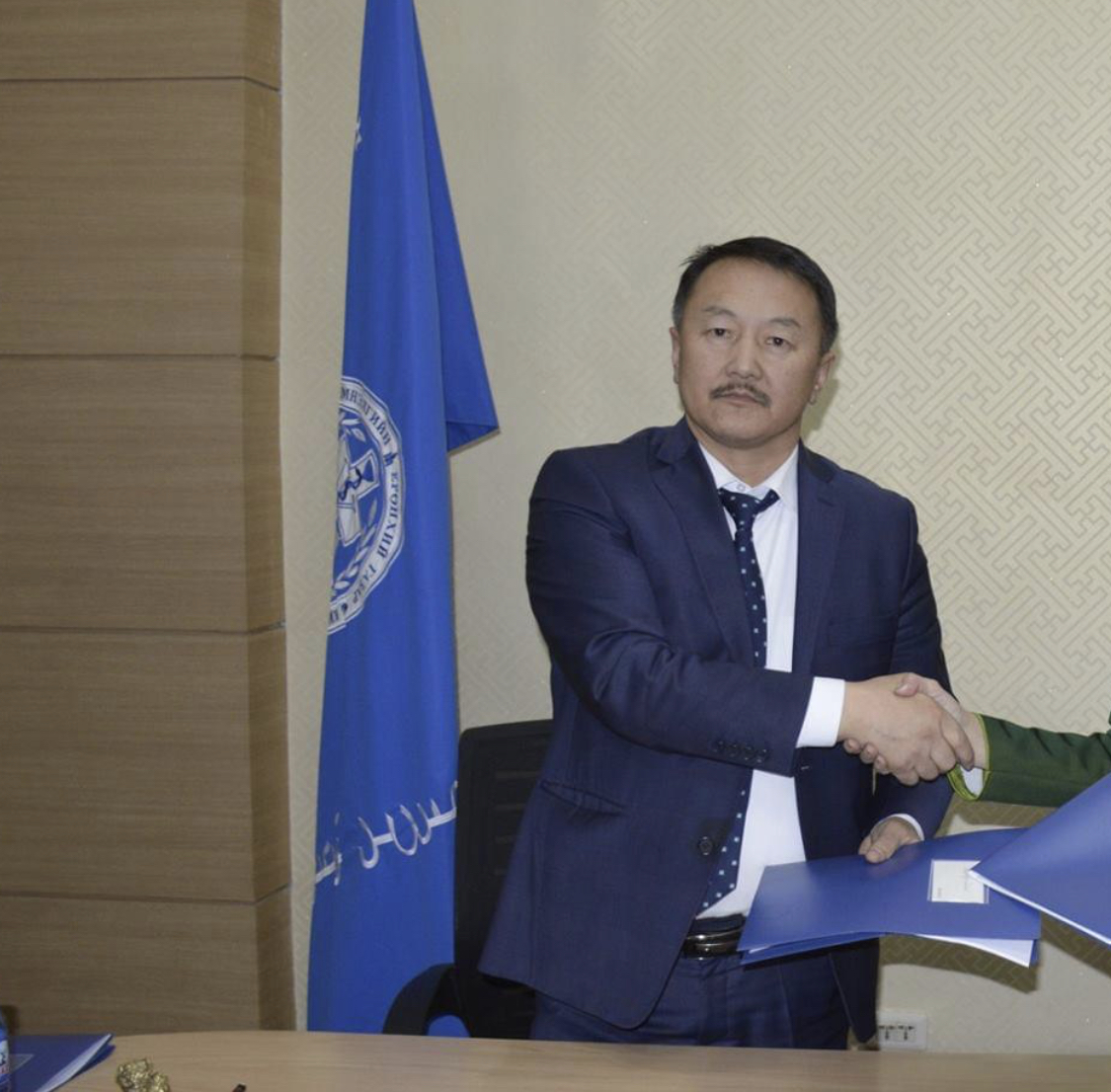 Вакцинаас мөнгө угаасан дарга нар ялгүй үлдэхийг санаархаж байна