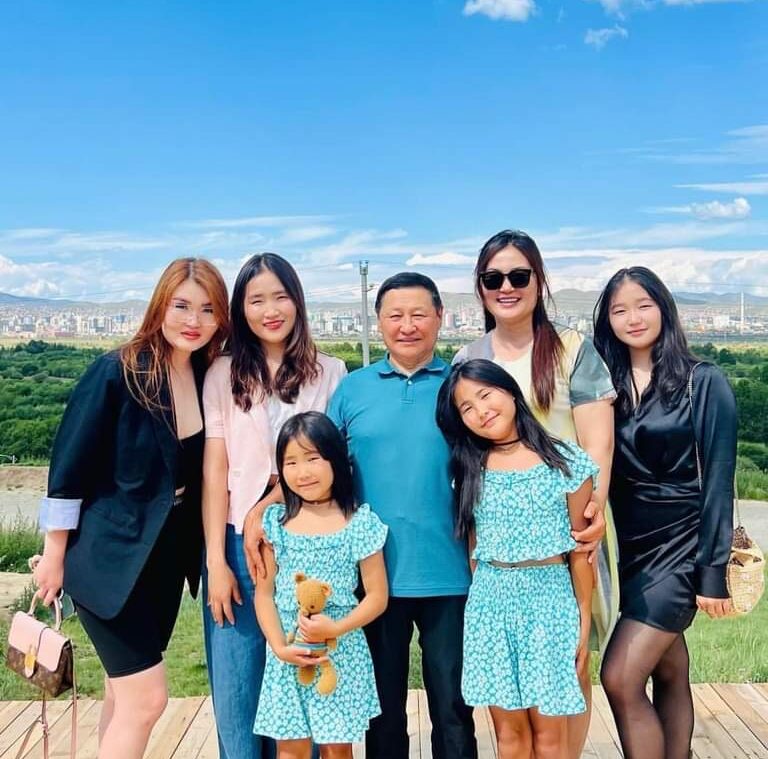 Н Алтанхуяг гишүүний хайртай “бүсгүйчүүд” Tac Mn