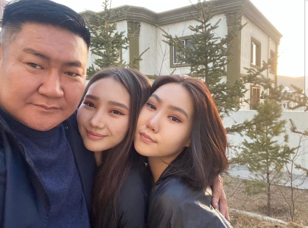 Жүжигчин Бооёо өвөө болно – tac.mn