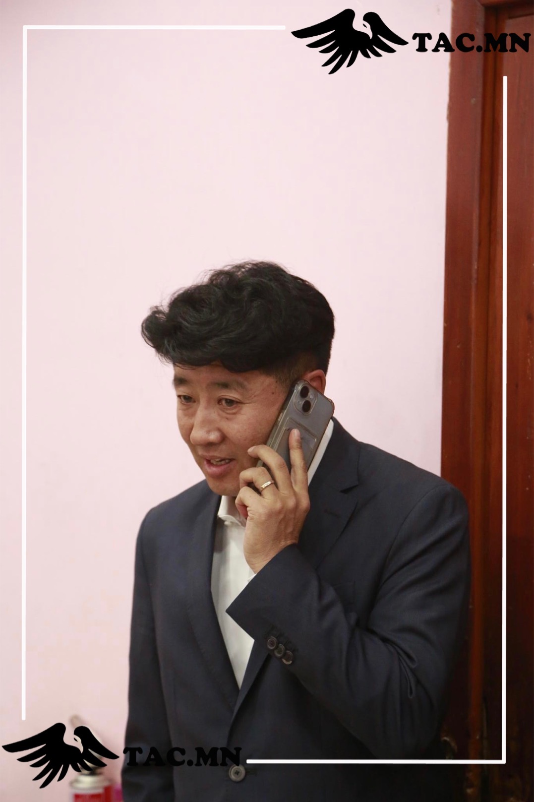Дуучин Ч Бат Эрдэнэ тормолзож явна ТАС МН