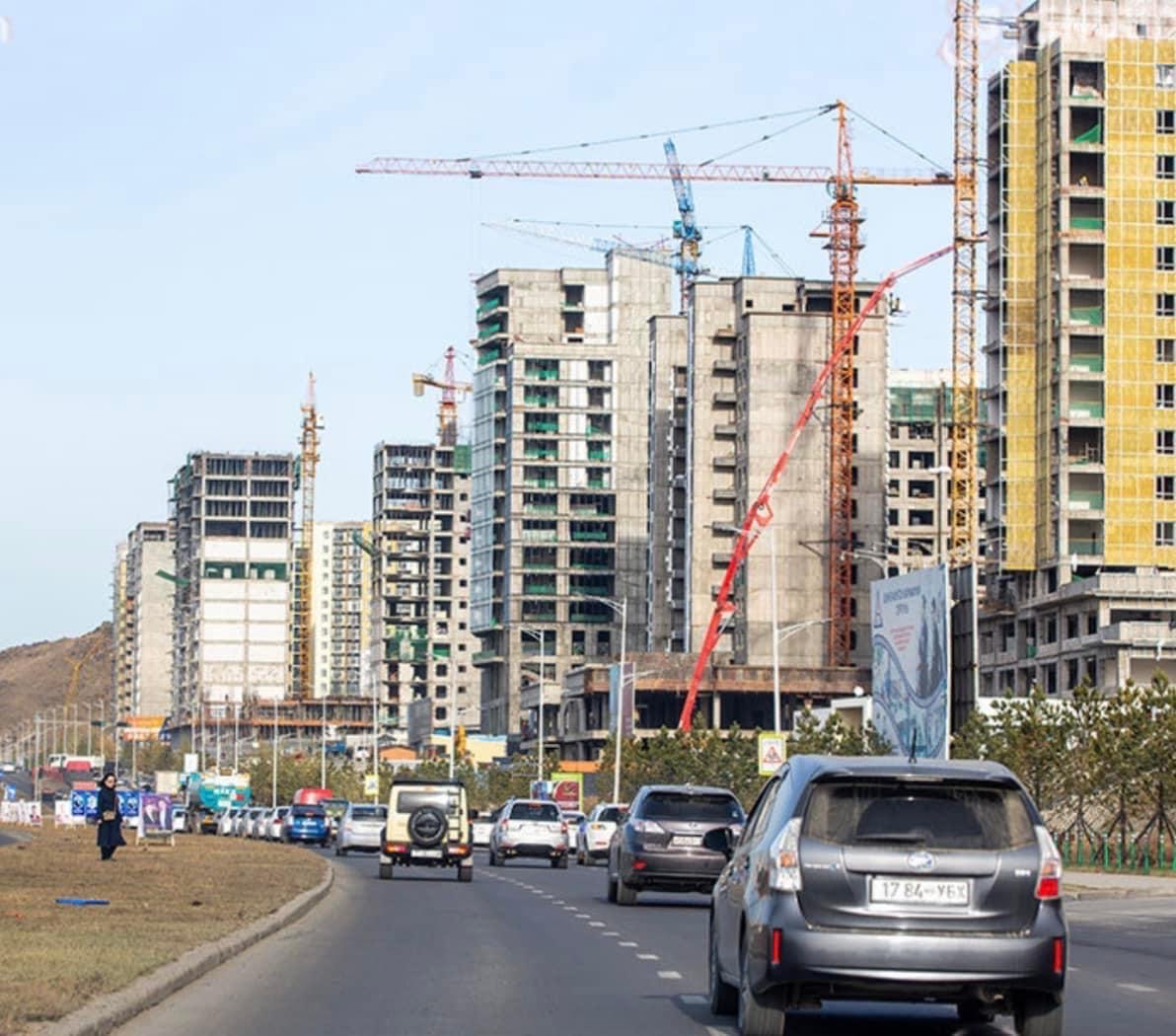 “Өгөөмөр Хангал” гэх компанийн Яармагт баригдаж байгаа барилга дээрээс төмөр унаж бага насны