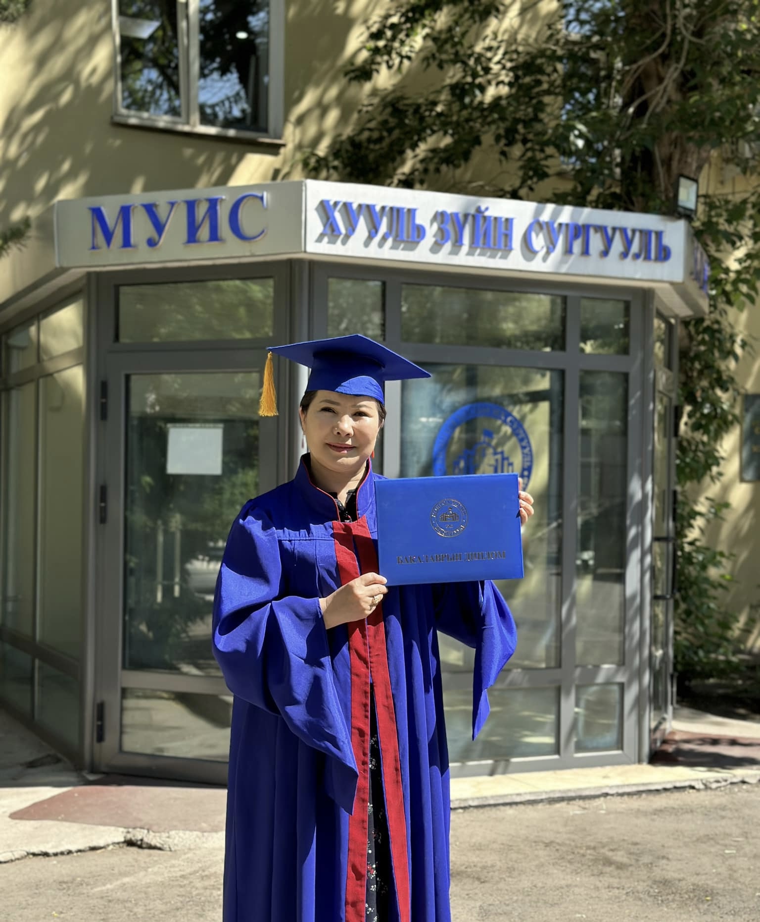 Сэтгүүлч Б Отгон эрх зүйч боллоо ТАС МН