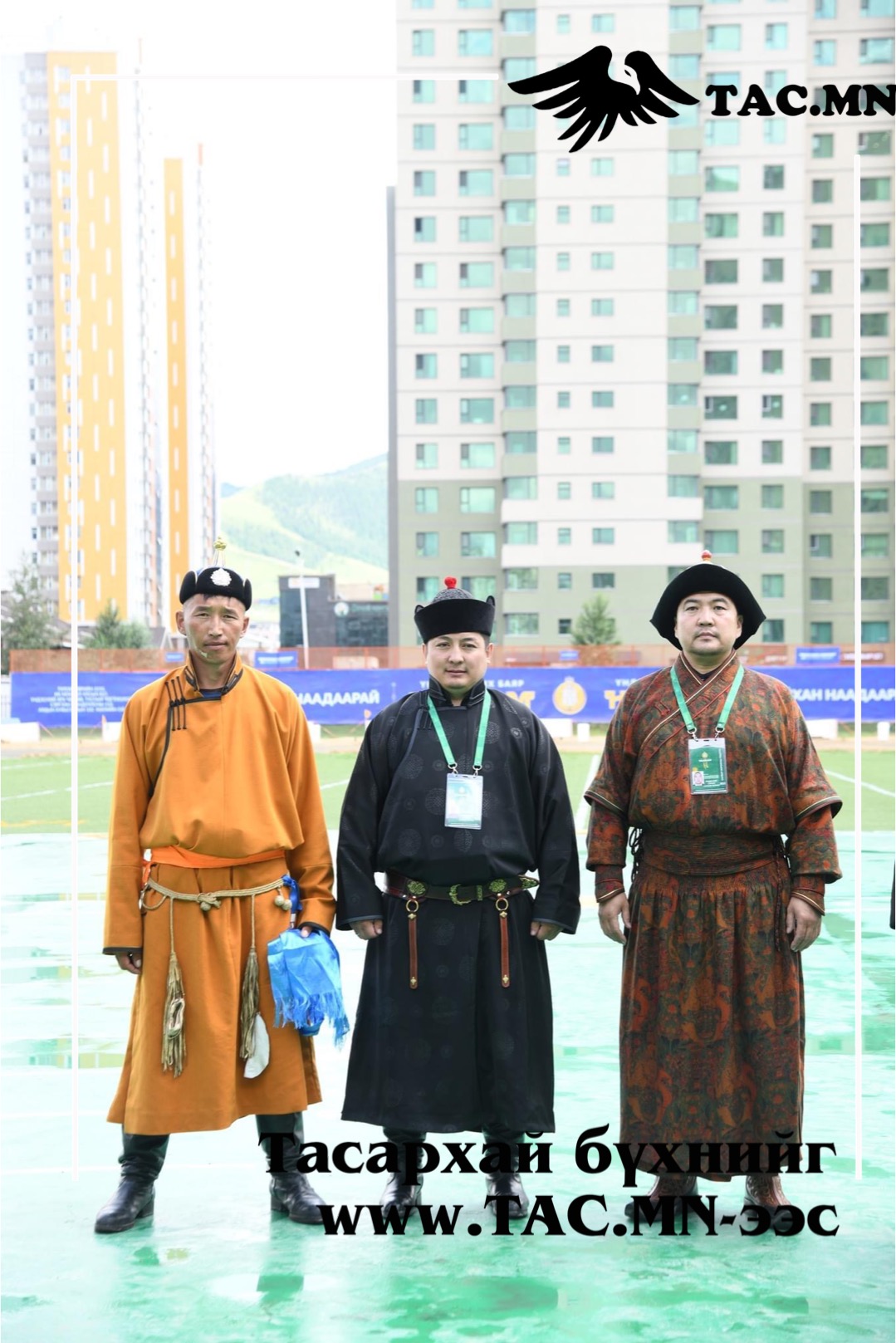 Фото сурвалжилга Урианхай сурын харвааны төрөлд түрүүлсэн Д Алтангэрэлд автомашин бэлэглэлээ