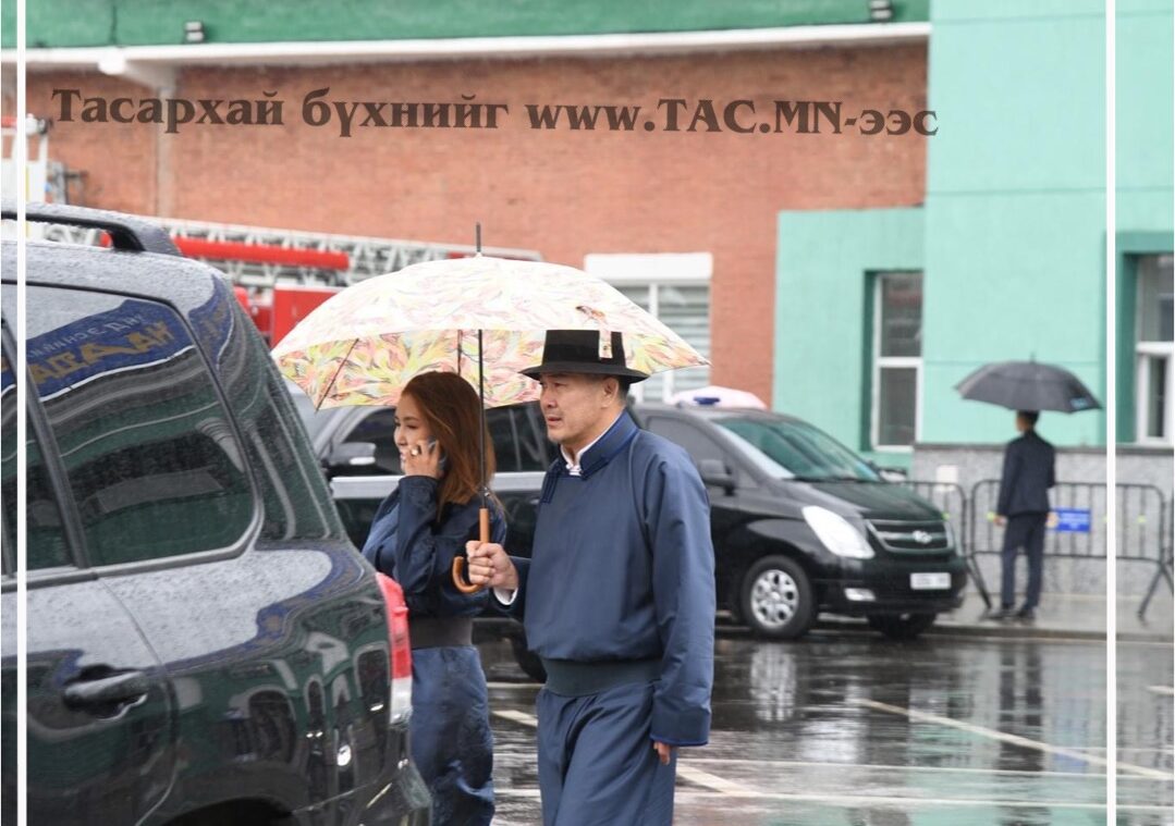 Ц Цэрэнпунцаг гарьдын олноос нуудаг гэргий Б Ойгонжаргал Tac Mn