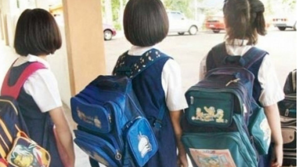 Л Энх Амгалан Ирэх оноос бага ангийн сурагчид хүнд цүнх үүрэх шаардлагагүй болно ТАС МН